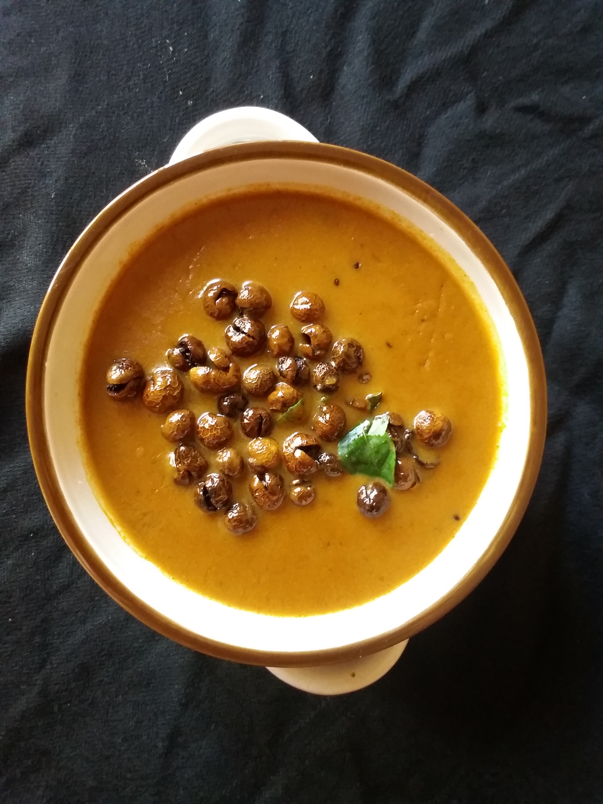 Chundakka Vetha Kuzhambu – Chitra's Recipes