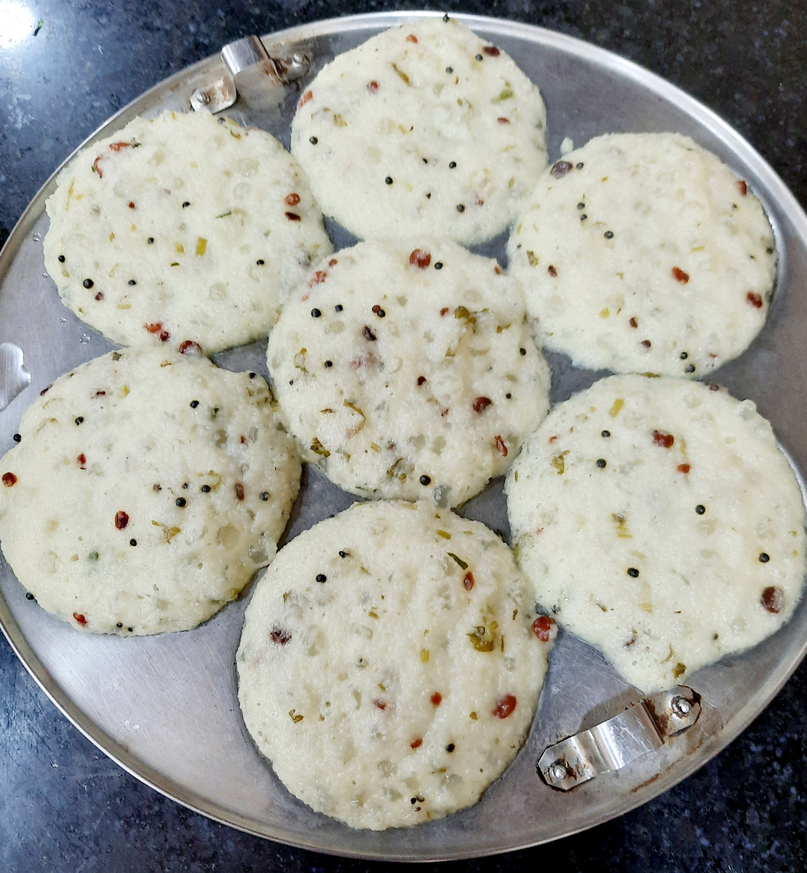 Sabakki/ Sabudhana Idly. – Chitra's Recipes